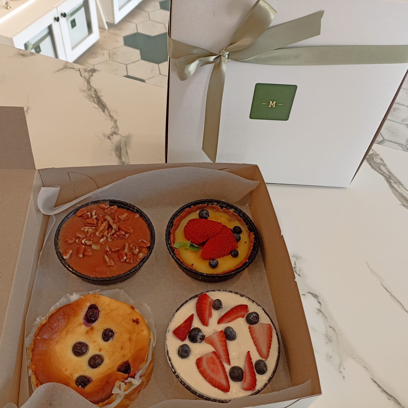 Caja Surtida con 4 postres – Melania